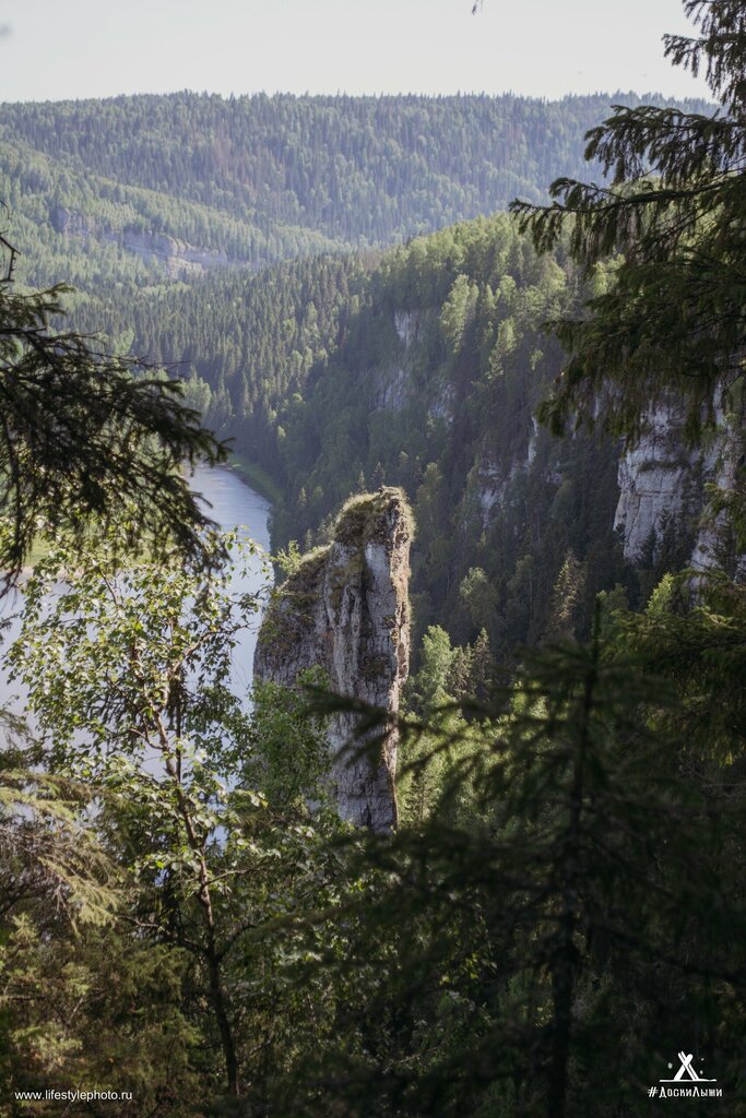 Turistik yerler Усьвинские столбы и Каменный город, Permski krayı, foto