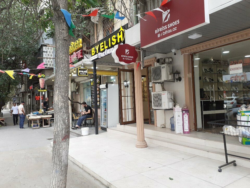 Kozmetik ve parfümeri mağazaları Byelish, Bakü, foto