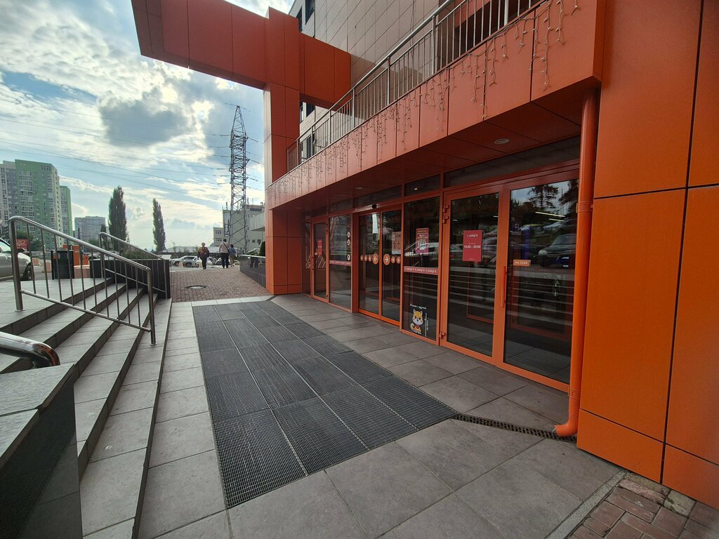 Elektrik ve benzinle çalışan aletler Magazin khozyaystvennykh tovarov, Ufa, foto