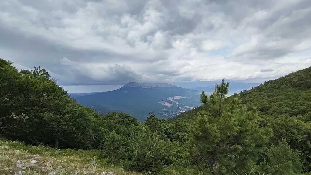 Dağ geçidi Перевал Дипло 1040 метров, Kırım Cumhuriyeti, foto