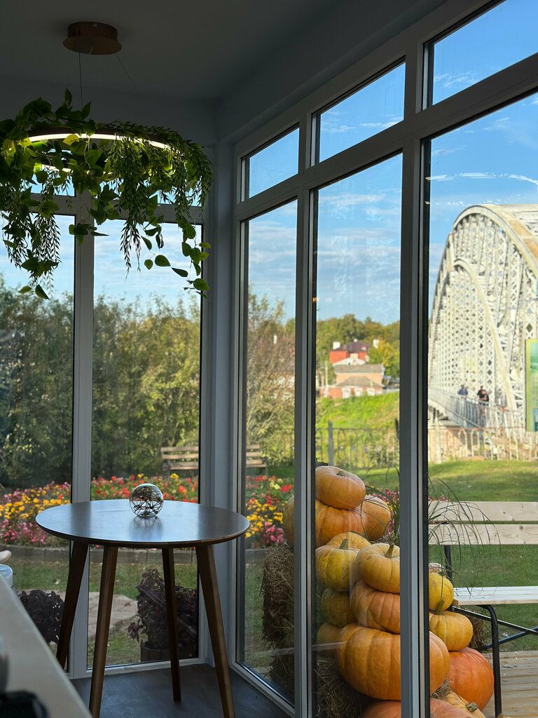 Kahve dükkanları White Bear coffee, Borovichy, foto