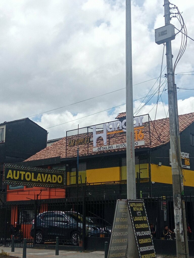 Oto yıkama Hangar 116 Bogotá, Bogota, foto