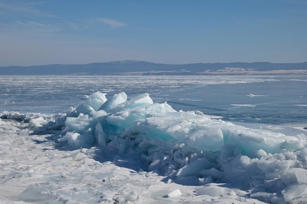 Dağ zirvesi Мыс Ото-Хушун, İrkutskaya oblastı, foto