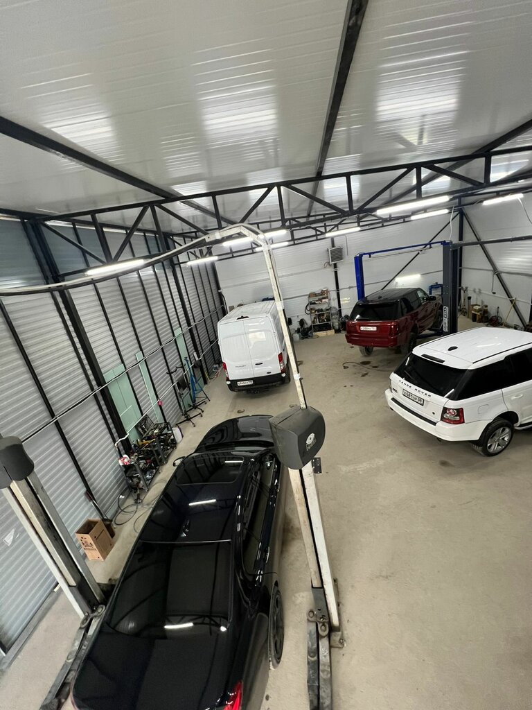 Otomobil servisi Uni-Tech, Kudrovo, foto