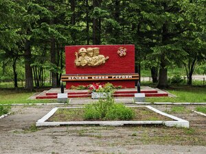 Мемориал участникам Великой Отечественной войны (Amur Region, Svobodnenskiy rayon, poselok Orliny), anıt, heykel  Amursk Bölgesi'nden