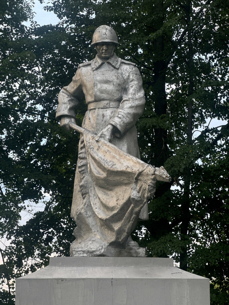 Anıt, heykel Братская могила, Mogiliovskaya oblastı, foto