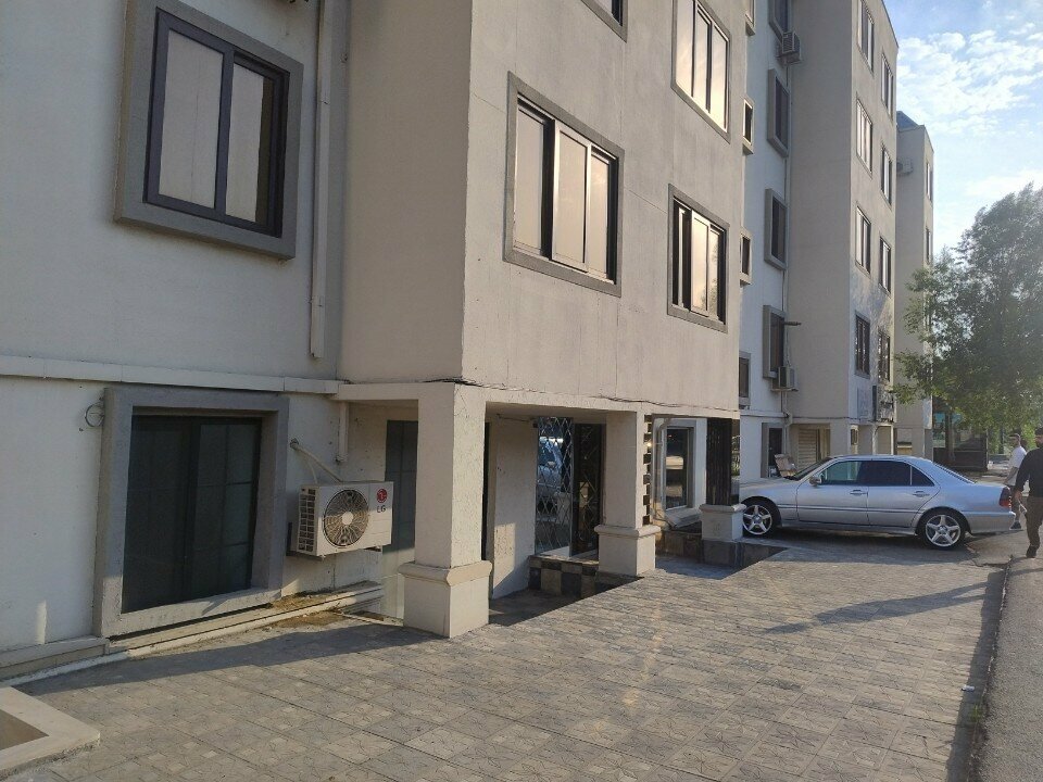Cam ve cam ürün üreticisi Güzgü, Bakü, foto