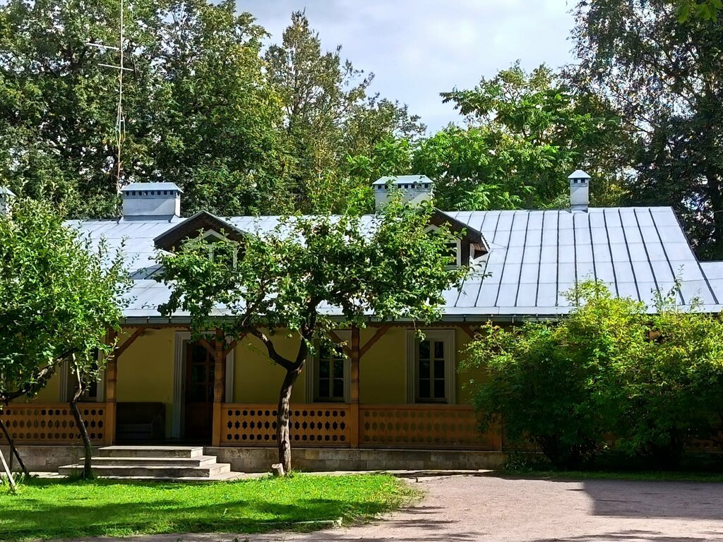 Koruma altına alınmış yapı Дача архитектора А.П. Брюллова, Pavlovsk, foto