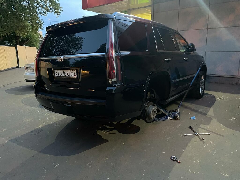 Oto lastik tamiri Tire service, Moskova, foto