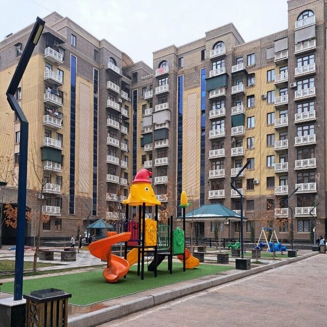 Emlak ofisi Real Estate Agency, Semerkant, foto