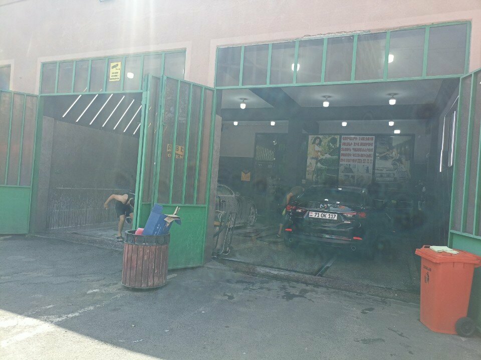 Oto yıkama Carwash, Erivan, foto