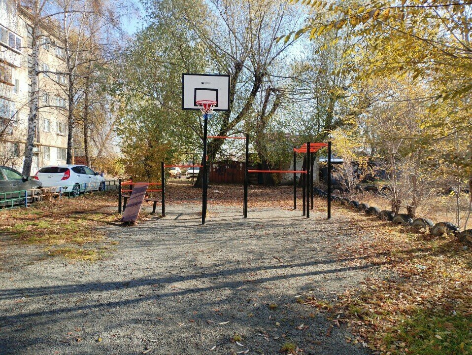 Oyun alanı Детская игровая площадка, Çeliabinsk, foto