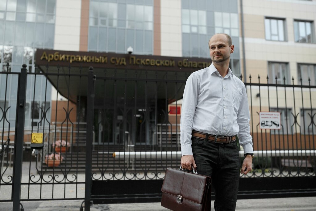 Gerçek kişilerin iflası Bankrotstvo fizicheskih lits, Pskov, foto