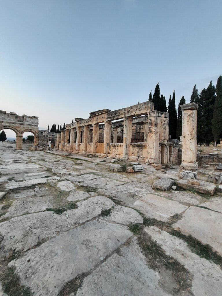 Turistik yerler Tomb 65, Denizli, foto