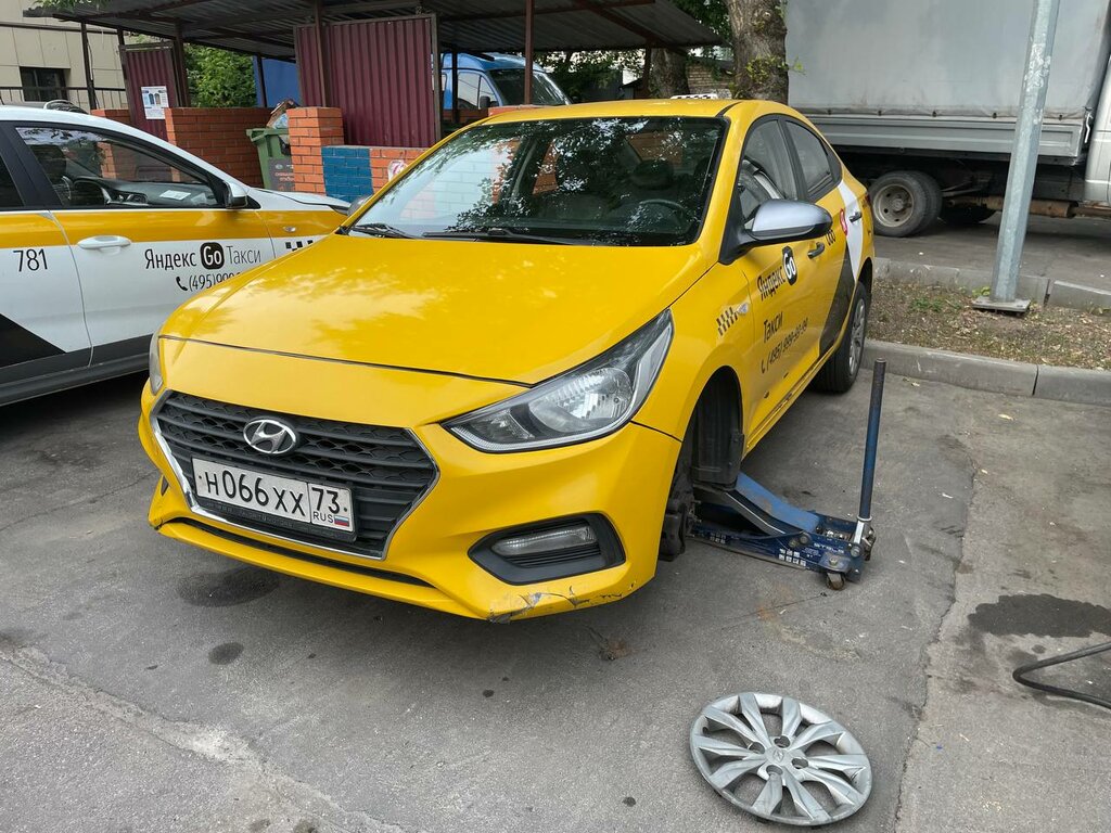 Oto lastik tamiri Tire service, Moskova, foto