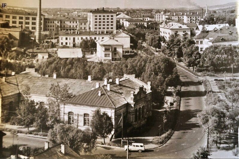 Turistik yerler Второе городское училище, Velikie Luky, foto