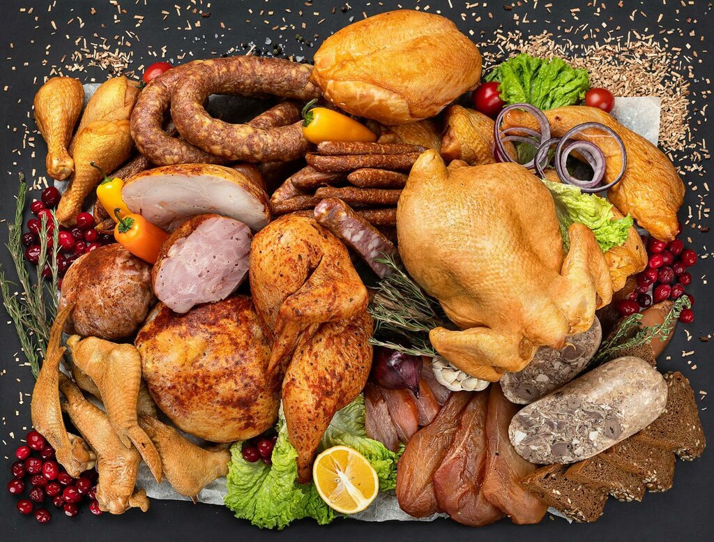 Kanatlı hayvan ürünleri ve yumurta Saianskii Broiler, İrkutskaya oblastı, foto