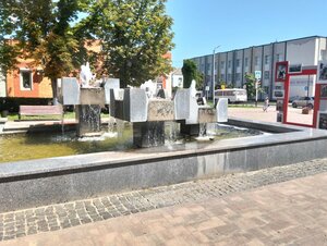 Fountain (Belgorod Region, Alekseyevka, skver imeni Yu.A. Gagarina), çeşme  Alekseyevka'dan
