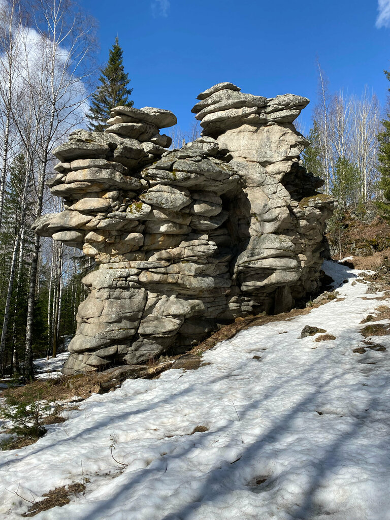 Dağ zirvesi Скалы-останцы Блины, Sverdlovskaya oblastı, foto