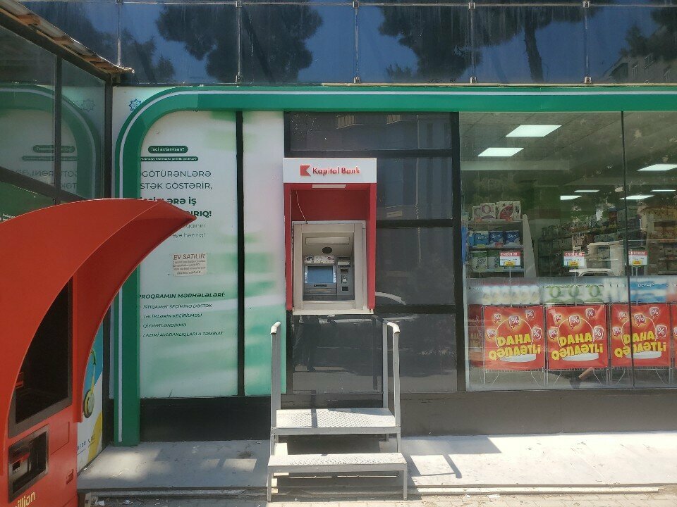 ATM'ler Kapital Bank, Bakü, foto