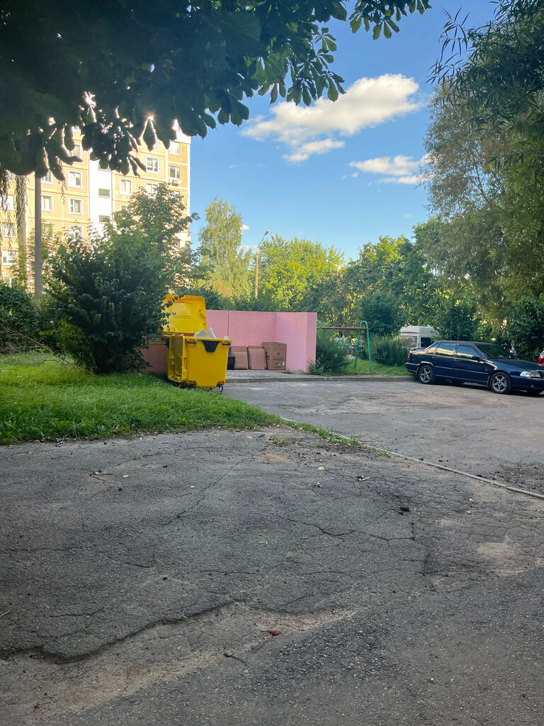 Çöp alanları Trash and garbage disposal area, Minsk, foto