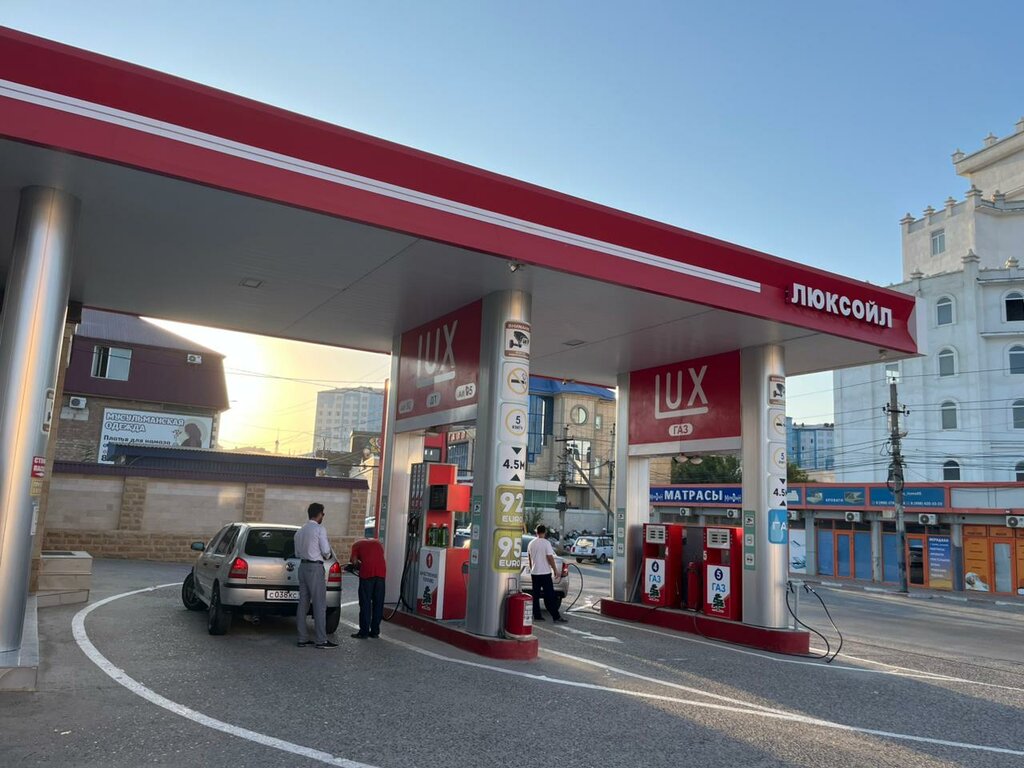 Benzin istasyonu Люкс Ойл, Kaspiysk, foto