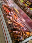 Разливное пиво, рыба, колбаса и сыр (Sovetskaya ulitsa No:14), bira dükkanı  Zadonsk'tan