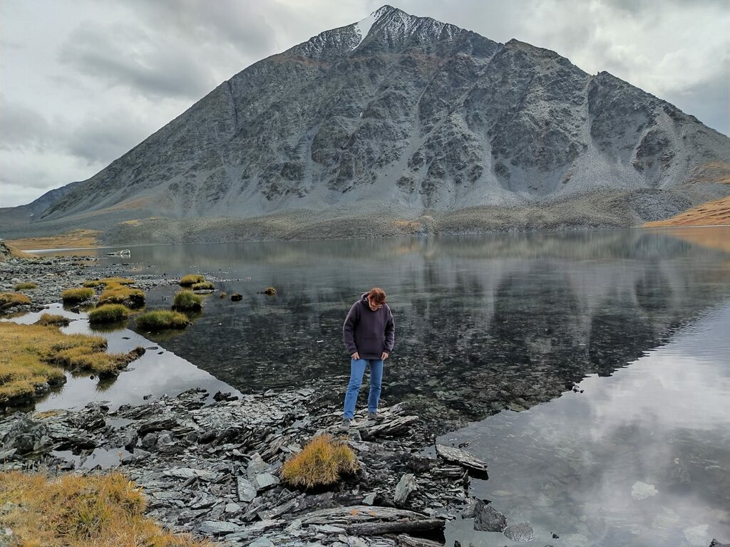 Dağ zirvesi Гора Ирбисту, Altay Cumhuriyeti, foto