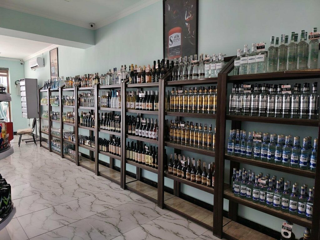 Alkollü içecekler Davr May Sharob 80/2, Buhara, foto