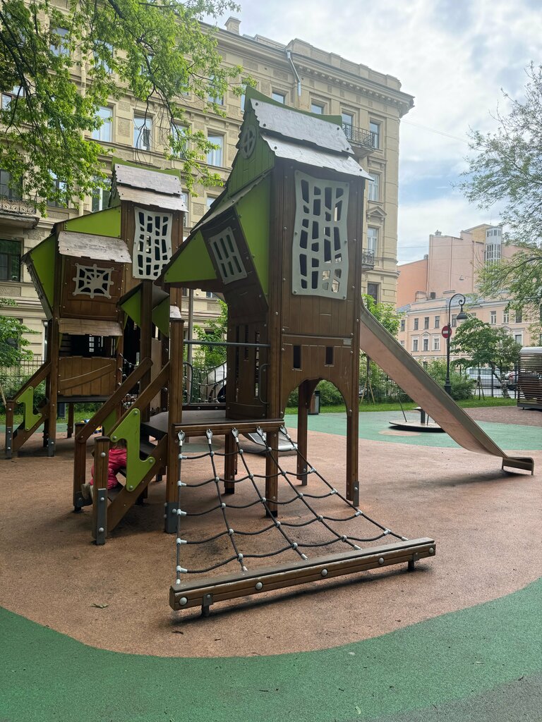Oyun alanı Playground, Saint‑Petersburg, foto