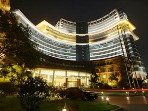 Jin Jiang Pine City Hotel (Shanghai, Dong'an Road), otel  Şanghay'dan