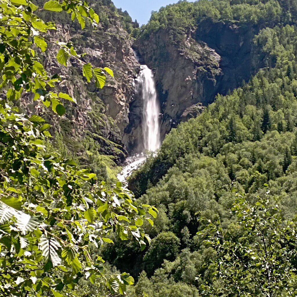 Şelale Waterfall, Karaçay‑Çerkez Cumhuriyeti, foto