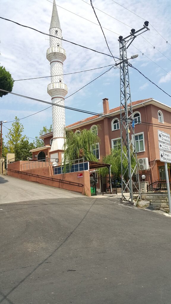 Cami Örnekköy Mahallesi Şirindere Cami, İstanbul, foto