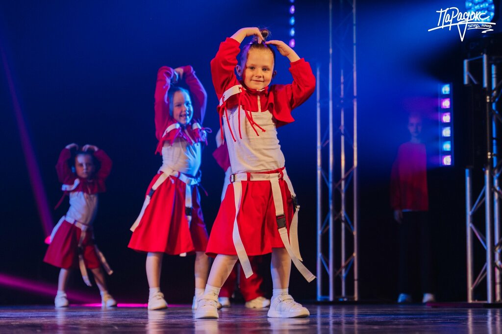 Dans okulları Парадокс, Tiumen, foto
