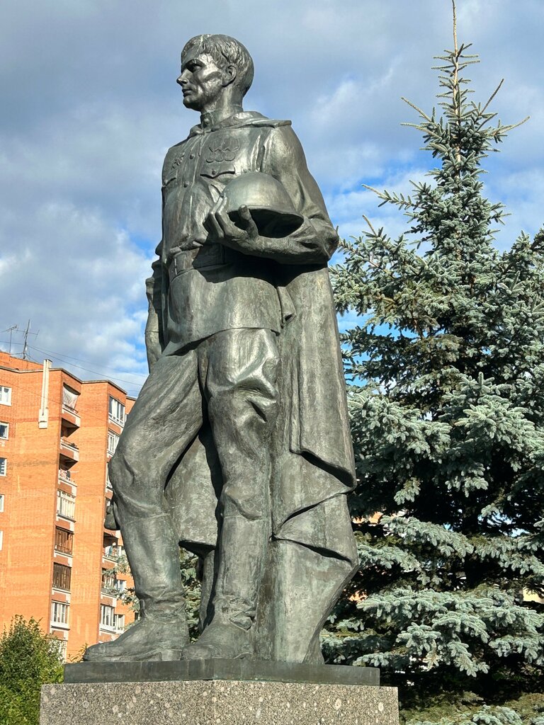 Anıt, heykel Воину-освободителю, Tosno, foto