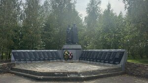 Памятник погибшим в ВОВ землякам (Magiliowskaja voblasc, Klichawski rajon, Kawbchanski sielsaviet, ahraharadok Novyja Maksimavičy, Ударная вуліца), anıt, heykel  Mogiliovskaya oblastından