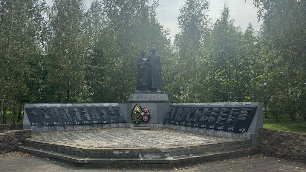 Anıt, heykel Памятник погибшим в ВОВ землякам, Mogiliovskaya oblastı, foto