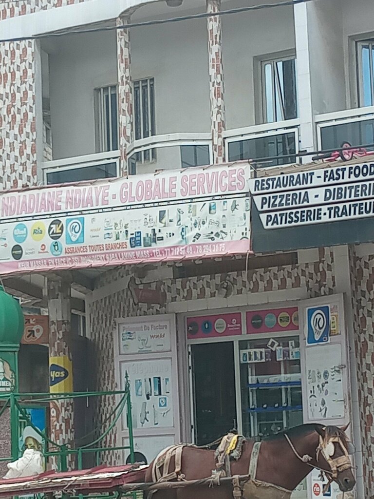 Market Superette le Monument, Dakar, foto