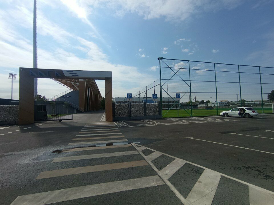 Stadyum Администрация стадиона Трудовые резервы, Bişkek, foto