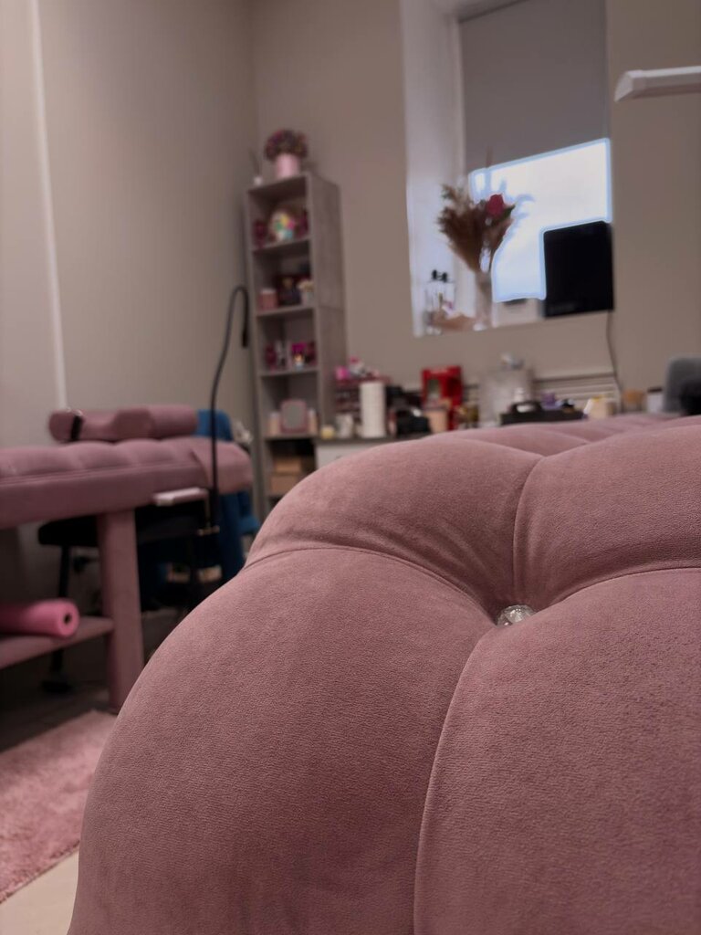 Kaş ve kirpik salonu Resnichnaya, Velikiy Novgorod, foto