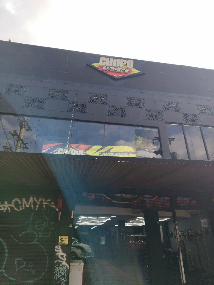 Otomobil servisi Chupo service, Medellin, foto