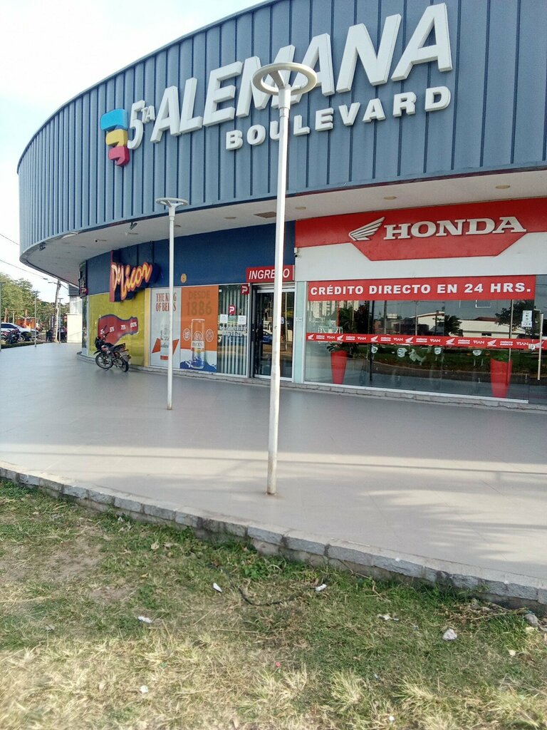 Mini-market 5ta Alemana Boulevard, Santa‑Krus, foto