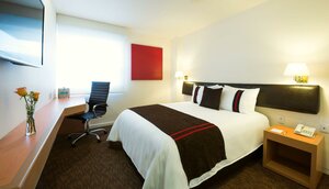 Hotel Misión Express Querétaro (Querétaro, Colonia San Pablo, Boulevard Bernardo Quintana No. 5120), otel  Queretaro Eyaleti'nden
