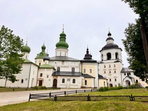 Kirillo-Belozersky manastırı (Vologda Region, Kirillov, ansambl Malogo Ivanovskogo monastyrya), manastır  Kirillov'dan