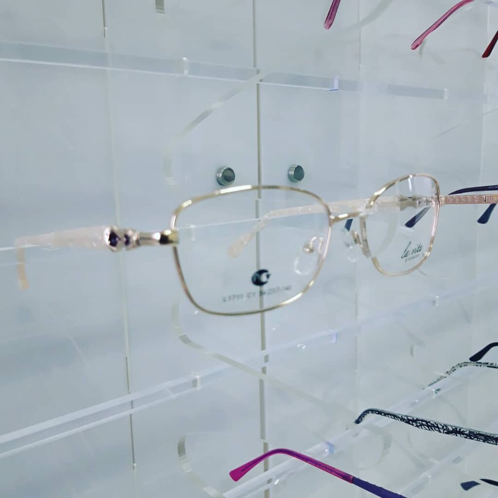 Optik Optics_ilinka at Taplink, Astana, foto