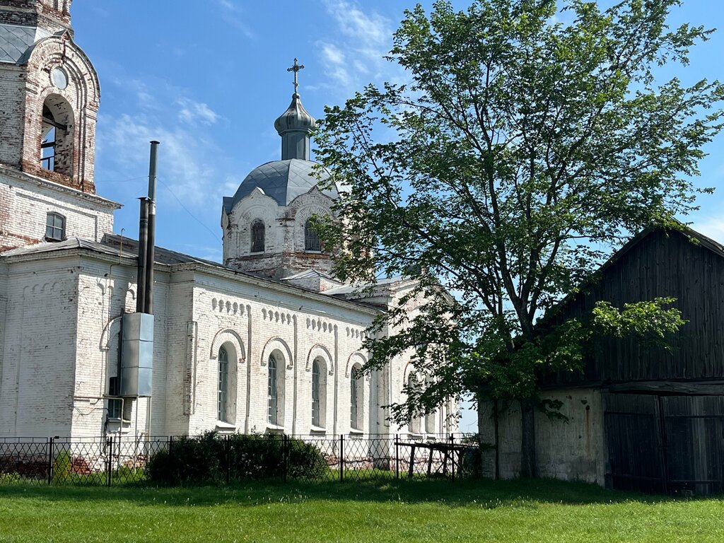 Ortodoks kiliseleri Tserkov Nikolaya Chudotvortsa V Krivopolyanye, Tambovskaya oblastı, foto