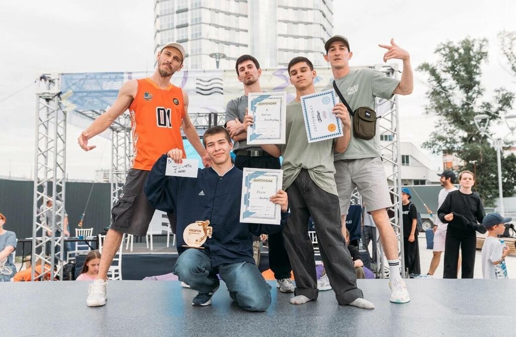 Dans okulları Создай Момент, Çeliabinsk, foto