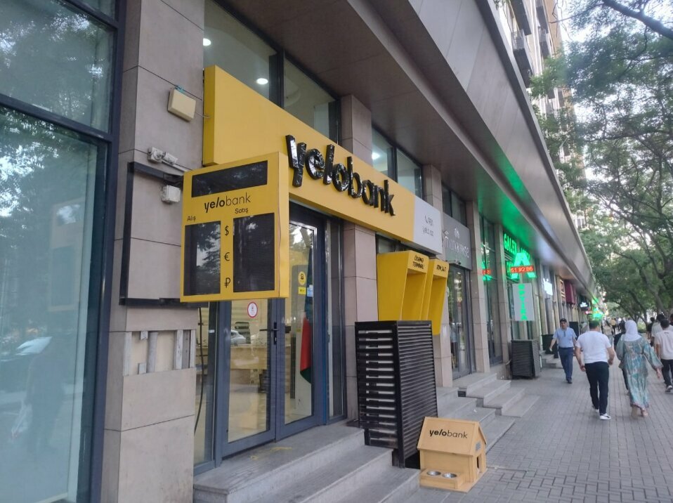 ATM'ler Yelobank, Bakü, foto