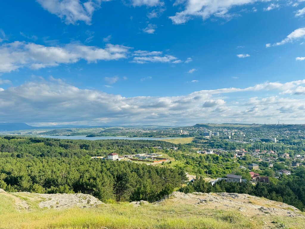 Dağ zirvesi Bitak Dağı, Simferopol (Akmescit), foto