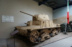 Musée des Blindés (Pays de la Loire, Maine-et-Loire, Arrondissement de Saumur, Saumur, Rue Fricotelle), müzeler ve sanat galerileri  Saumur'den